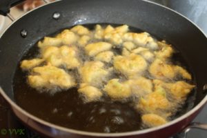 Zucchini Pakoda | Pakora | Indian Style Zucchini Fritters