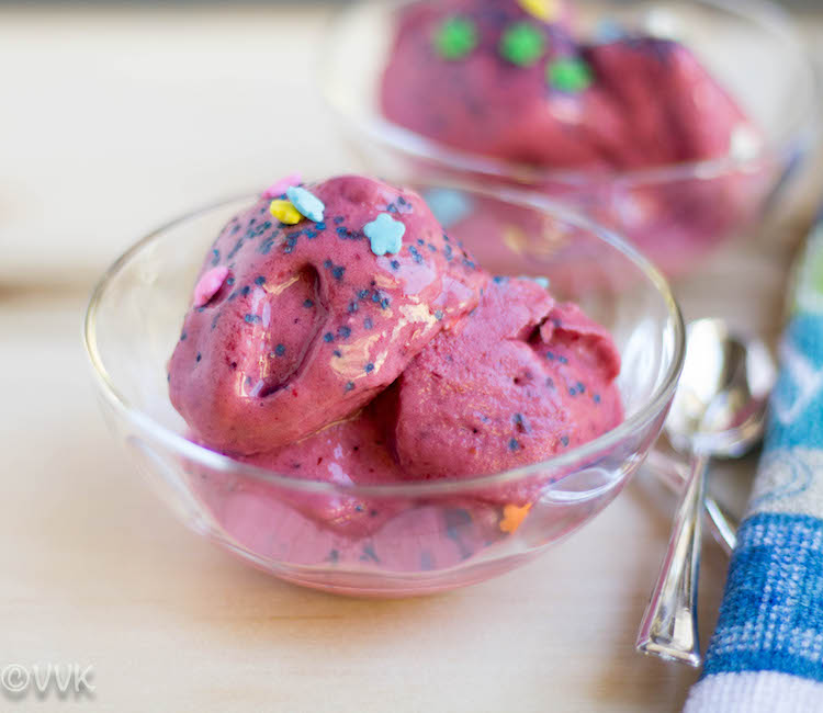 Mixed Berry Froyo - Vidhya’s Vegetarian Kitchen