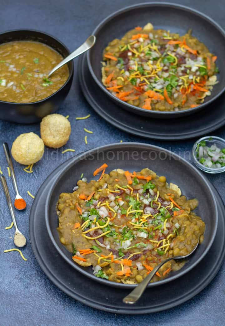 Masala Puri | Masala Puri Chaat Recipe - Vidhya’s Vegetarian Kitchen