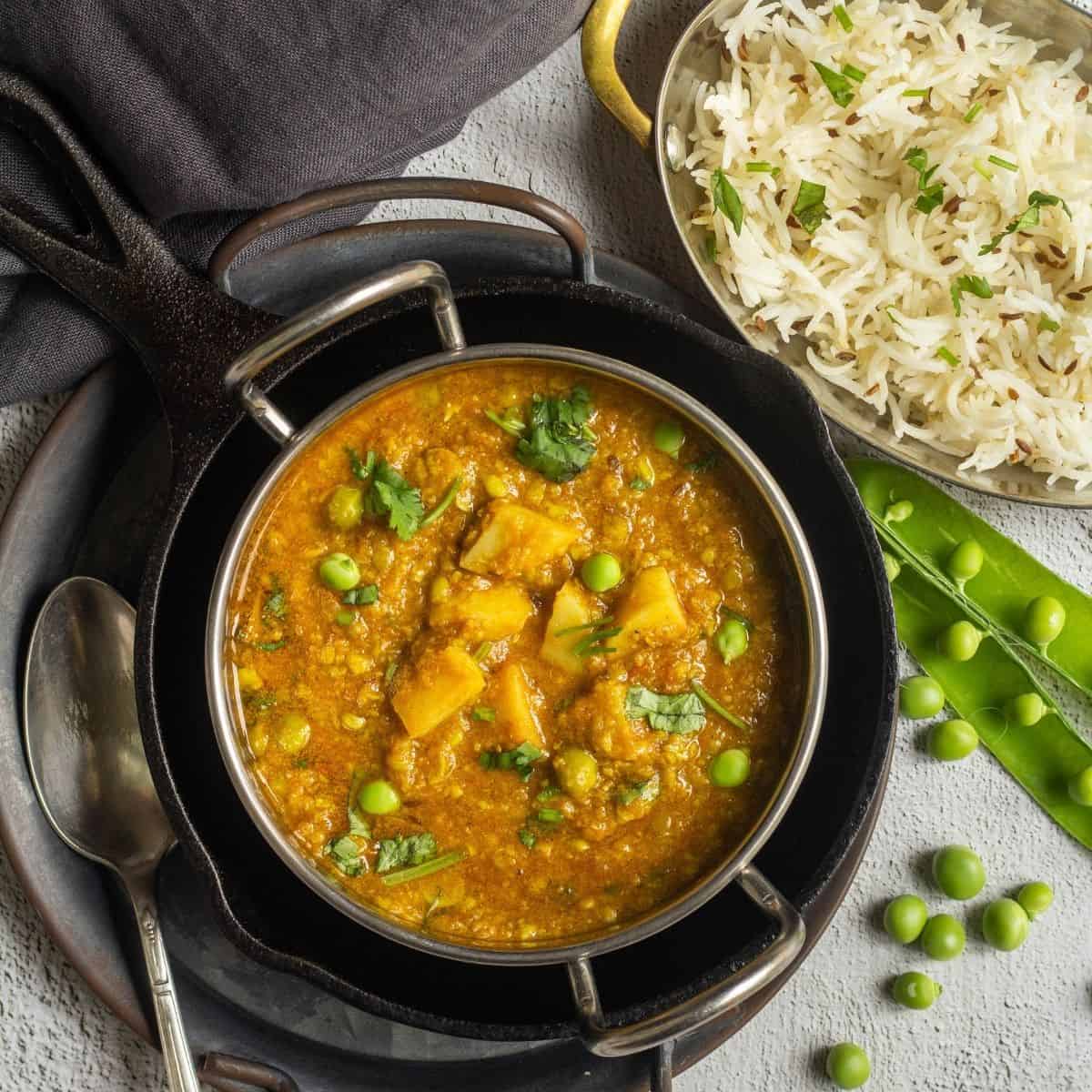 Matar Nimona | Green Peas and Potato Curry