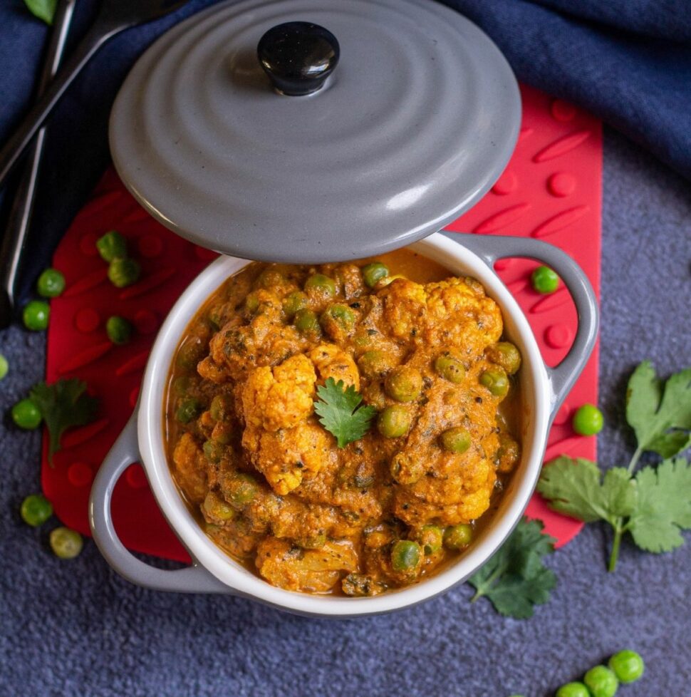 Gobi Matar | Cauliflower and Peas Curry - Vidhya’s Vegetarian Kitchen