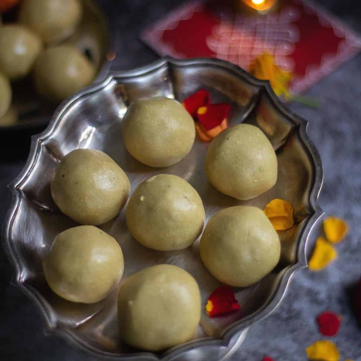 Maladu | Maa Ladoo | Vegan Maladu Recipe - Vidhya’s Vegetarian Kitchen
