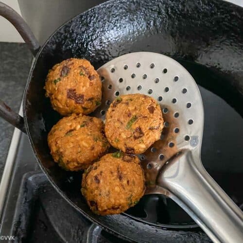 Delicious Vada Curry Recipe for Idli and Dosa