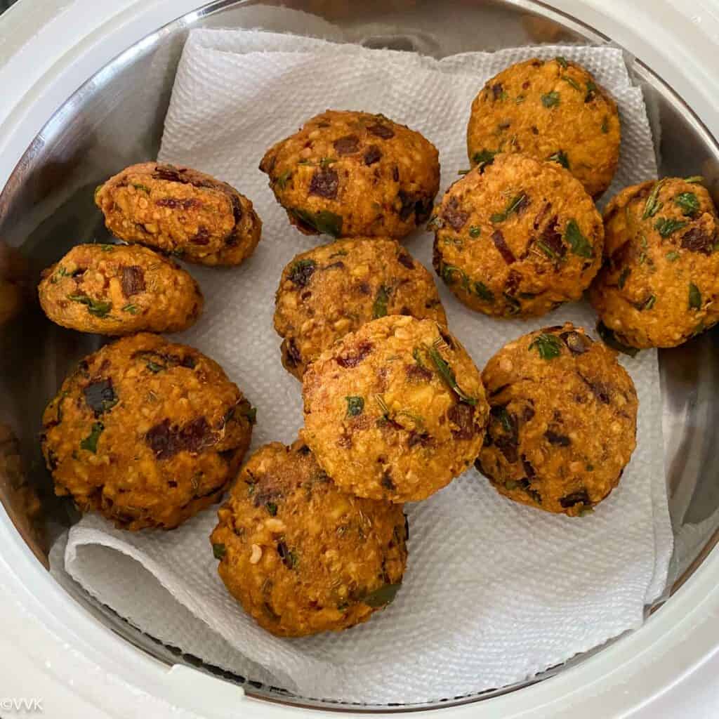 Delicious Vada Curry Recipe for Idli and Dosa