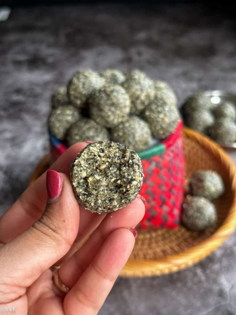 Easy Til Laddu | Ellu Urundai - Vidhya's Home Cooking