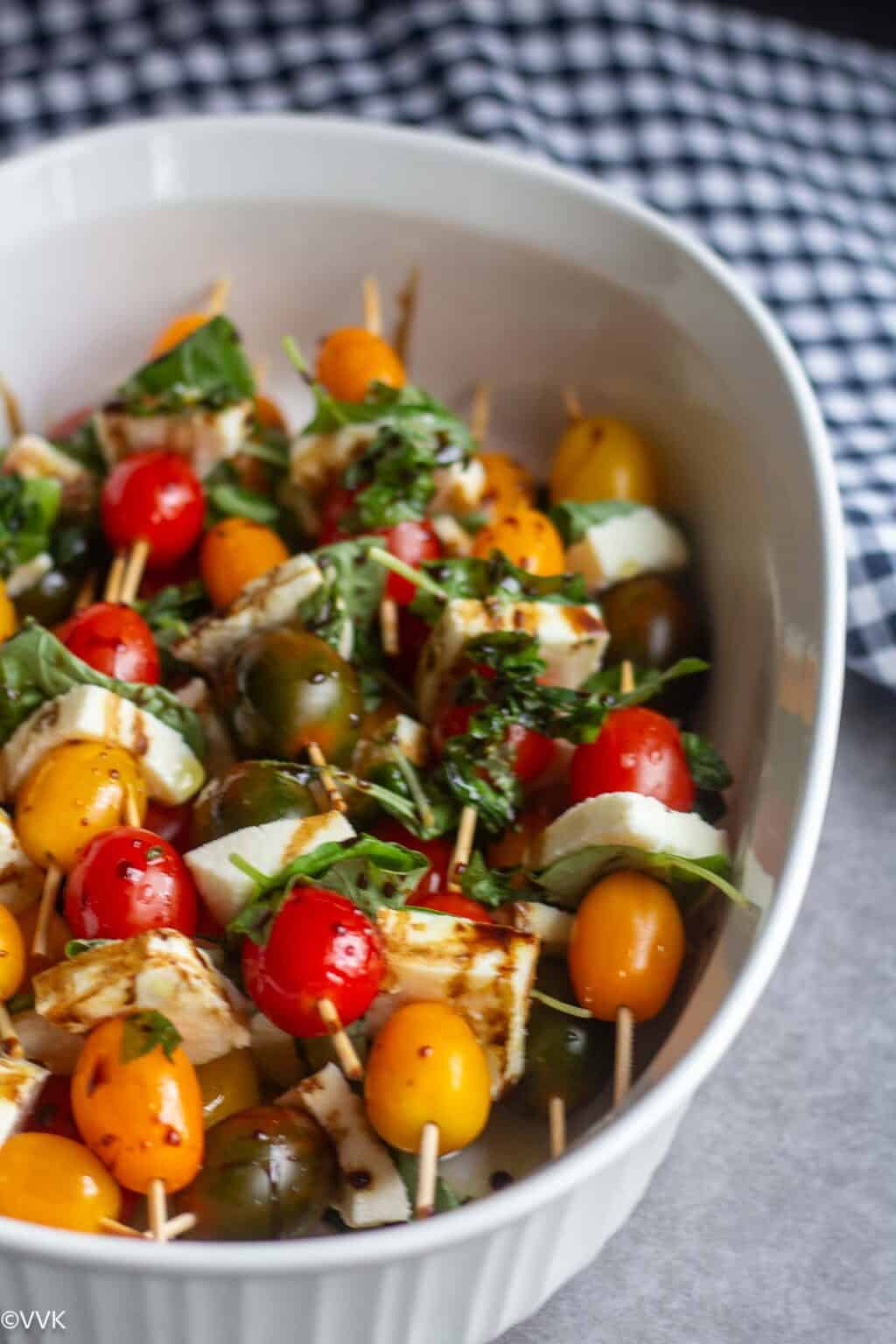 Delicious Caprese Skewers: Easy No-Cook Recipe